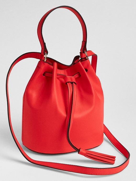 Gap bucket bag store