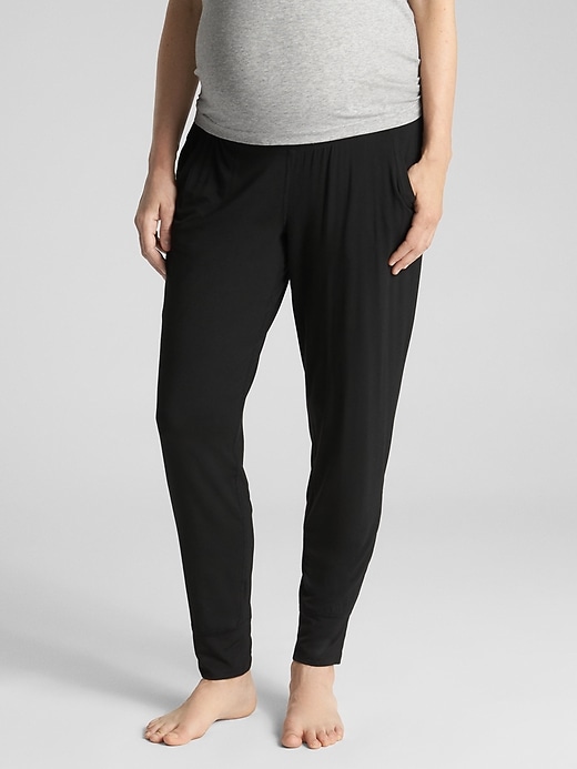Gap factory maternity store