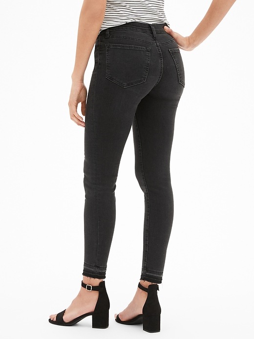 Mid Rise Jeggings Skimmer with Raw-Hem | Gap Factory