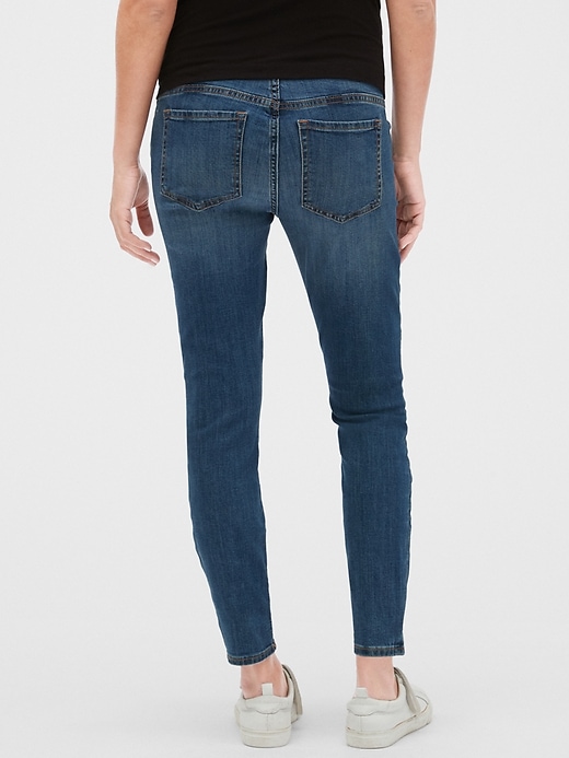 Gap factory maternity store