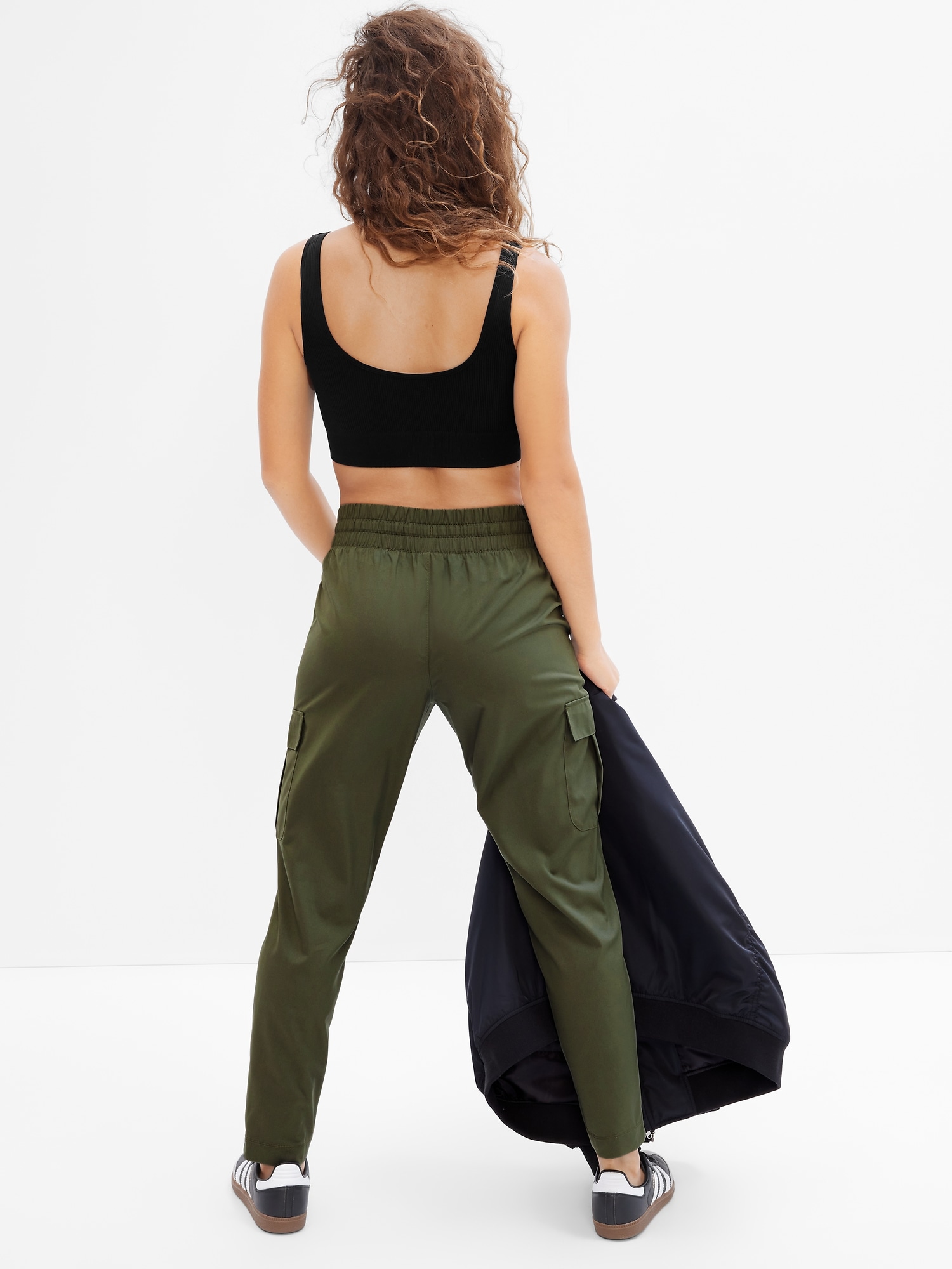 GapFit Runaround Cargo Pants | Gap Factory